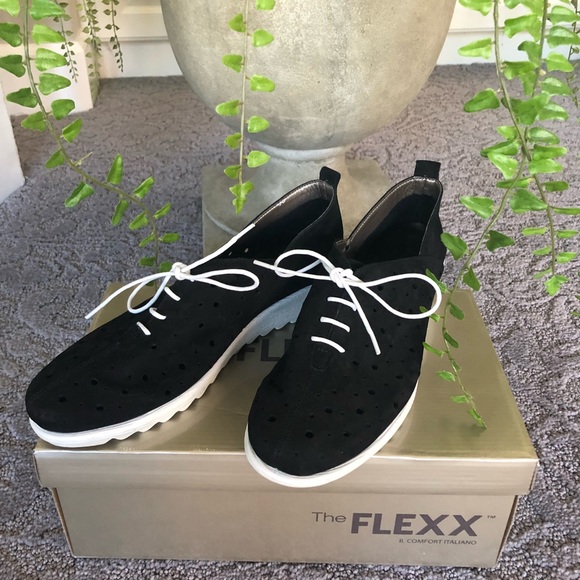 Flexx | Shoes | Flexx Tennis Shoe | Poshmark